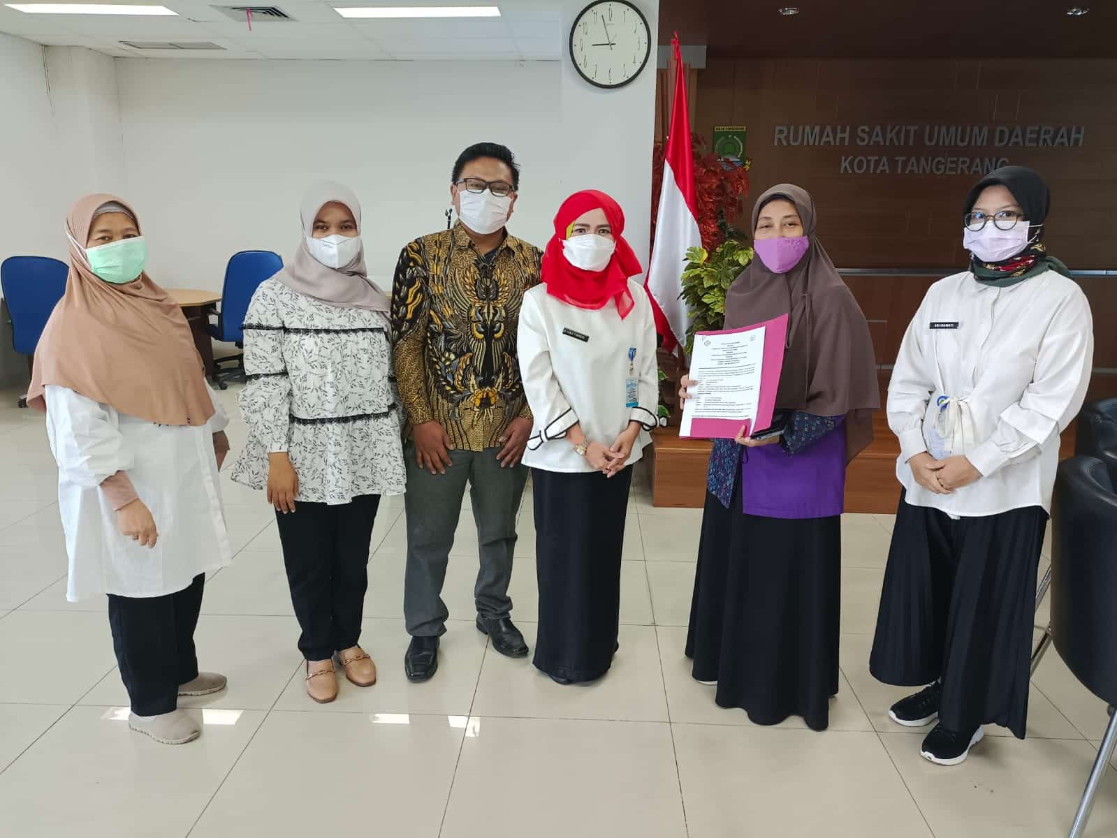 Penandatangan dan Serah Terima MoU kerjasama FATEPAKES Universitas Sahid dengan RSUD Kota ...