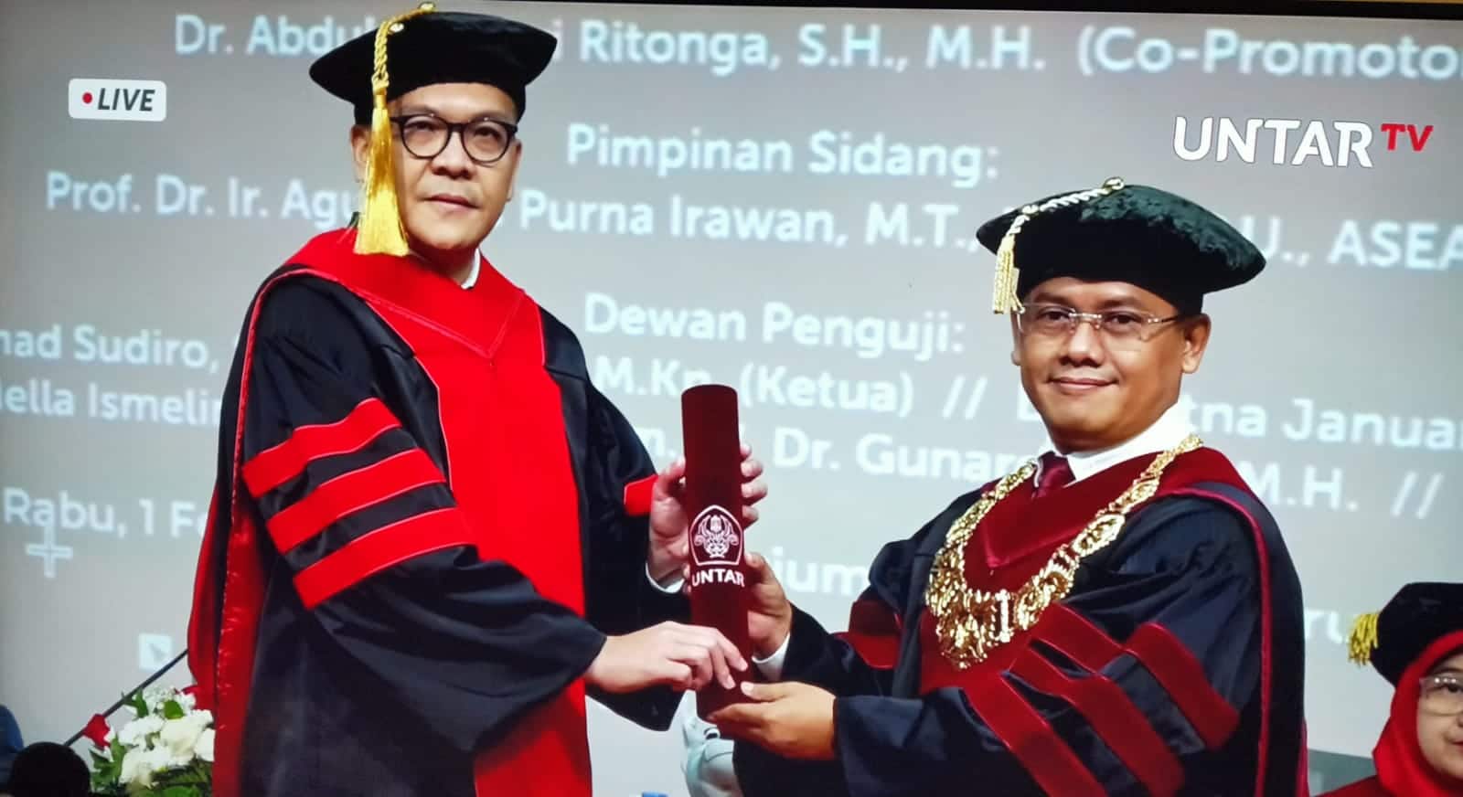 Alumni FH Usahid, Alessandro Rey Nearson, meraih gelar Doktor Hukum ...
